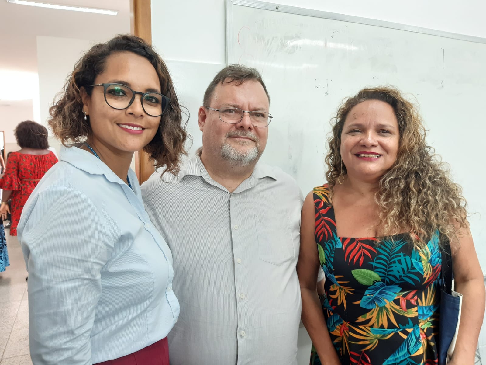 Grupo de 17 embaixadores de países africanos visita o campus dos Malês ...